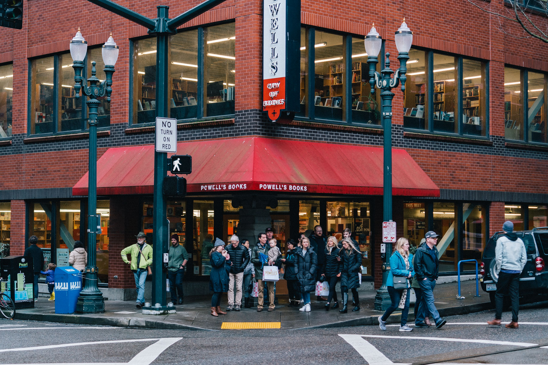 Helpful Local's Guide to Powell's Book Store | Portland Guide