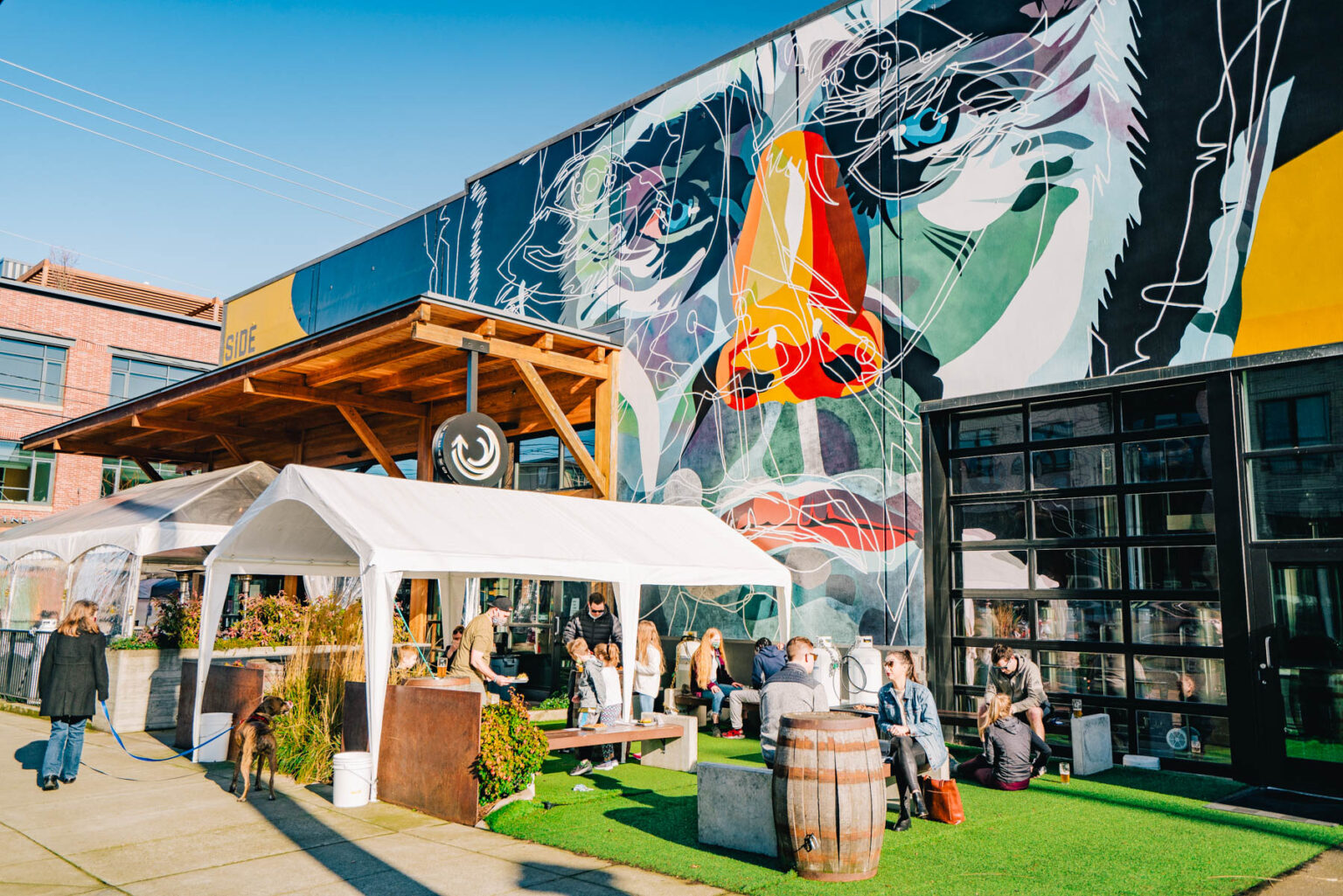 20 EPIC Craft Breweries in Oregon Guaranteed to Satisfy