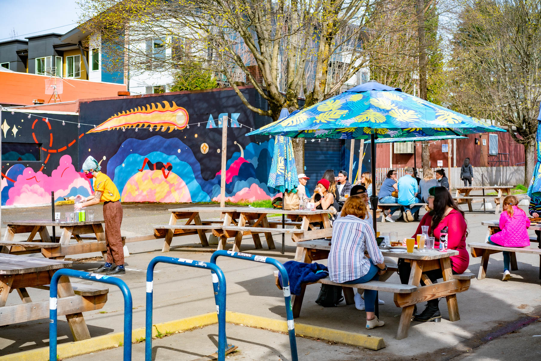 10 COZY Portland Restaurants with Great Outdoor Seating (Photos)
