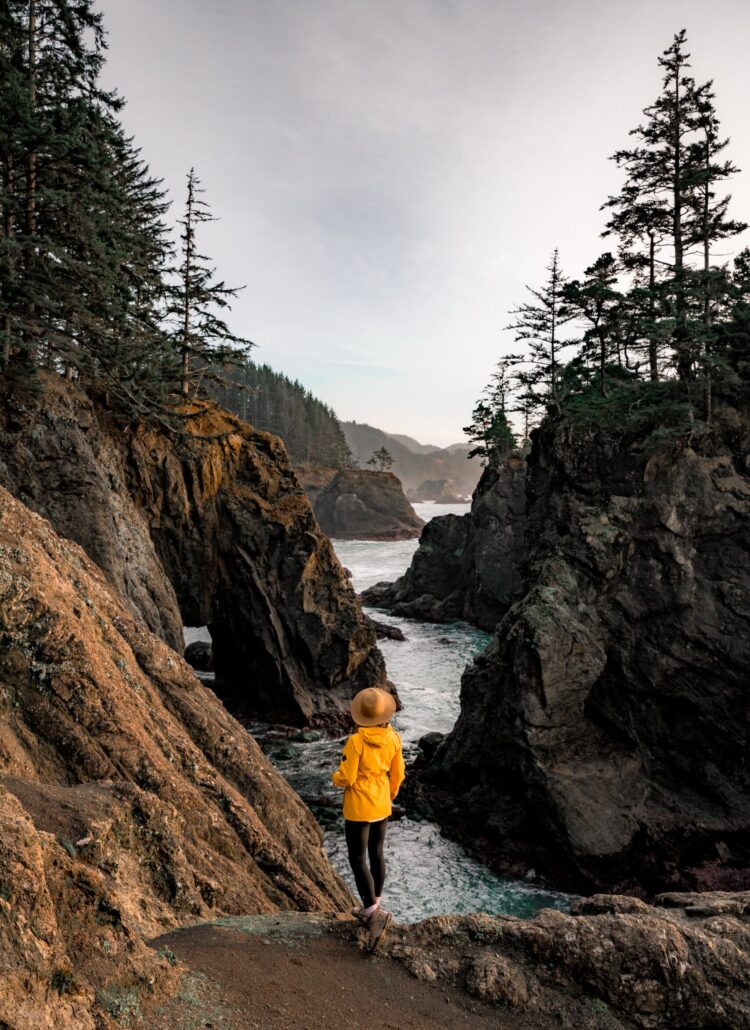 Hiking the JAW-DROPPING MISERY RIDGE TRAIL at Smith Rock