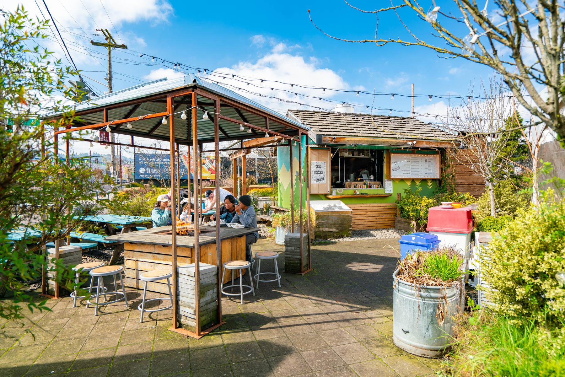 10 GRATIFYING Portland Food Cart Pods (+ Recommendations)