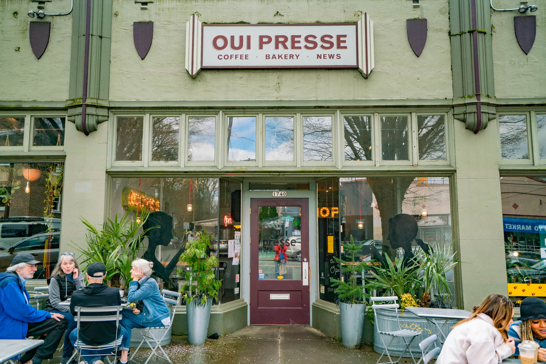 15+ CHARMING Cafes in Portland (Serving the Best Coffee!)