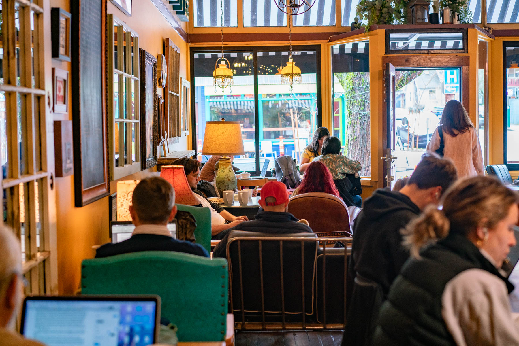15+ CHARMING Cafes in Portland (Serving the Best Coffee!)