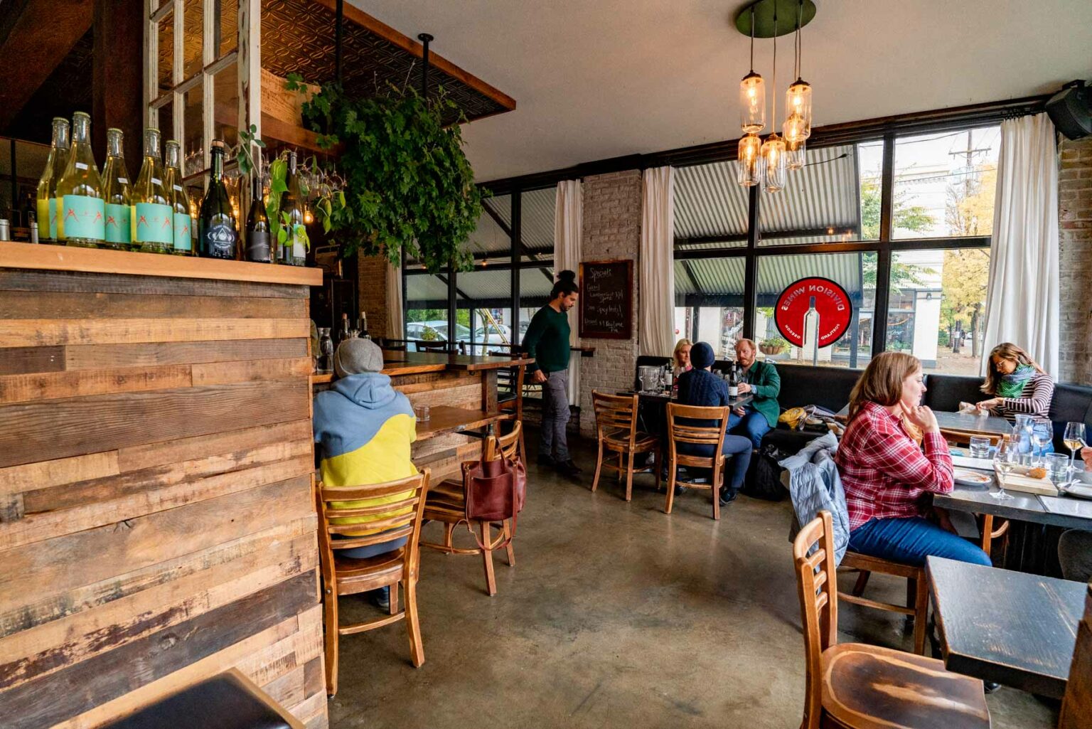 15 COZY Wine Bars in PORTLAND, Oregon | The Thirsty Local