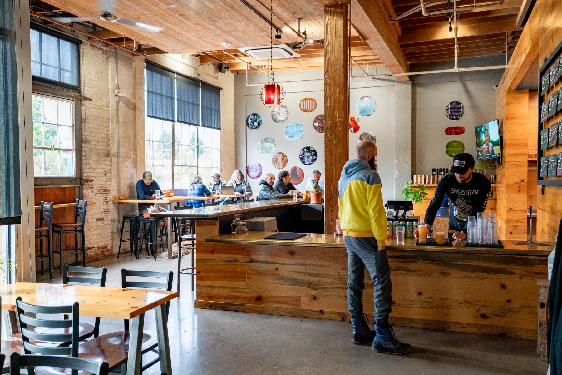 20 EPIC Craft Breweries in Oregon Guaranteed to Satisfy