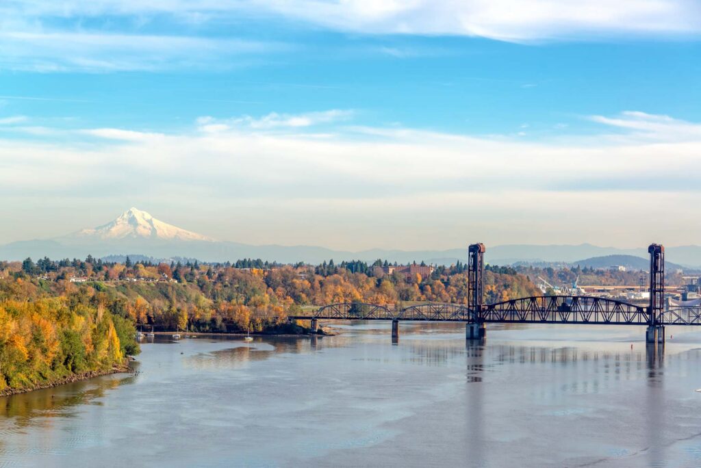12 ICONIC Bridges in Portland, Oregon (With Facts & Photos)