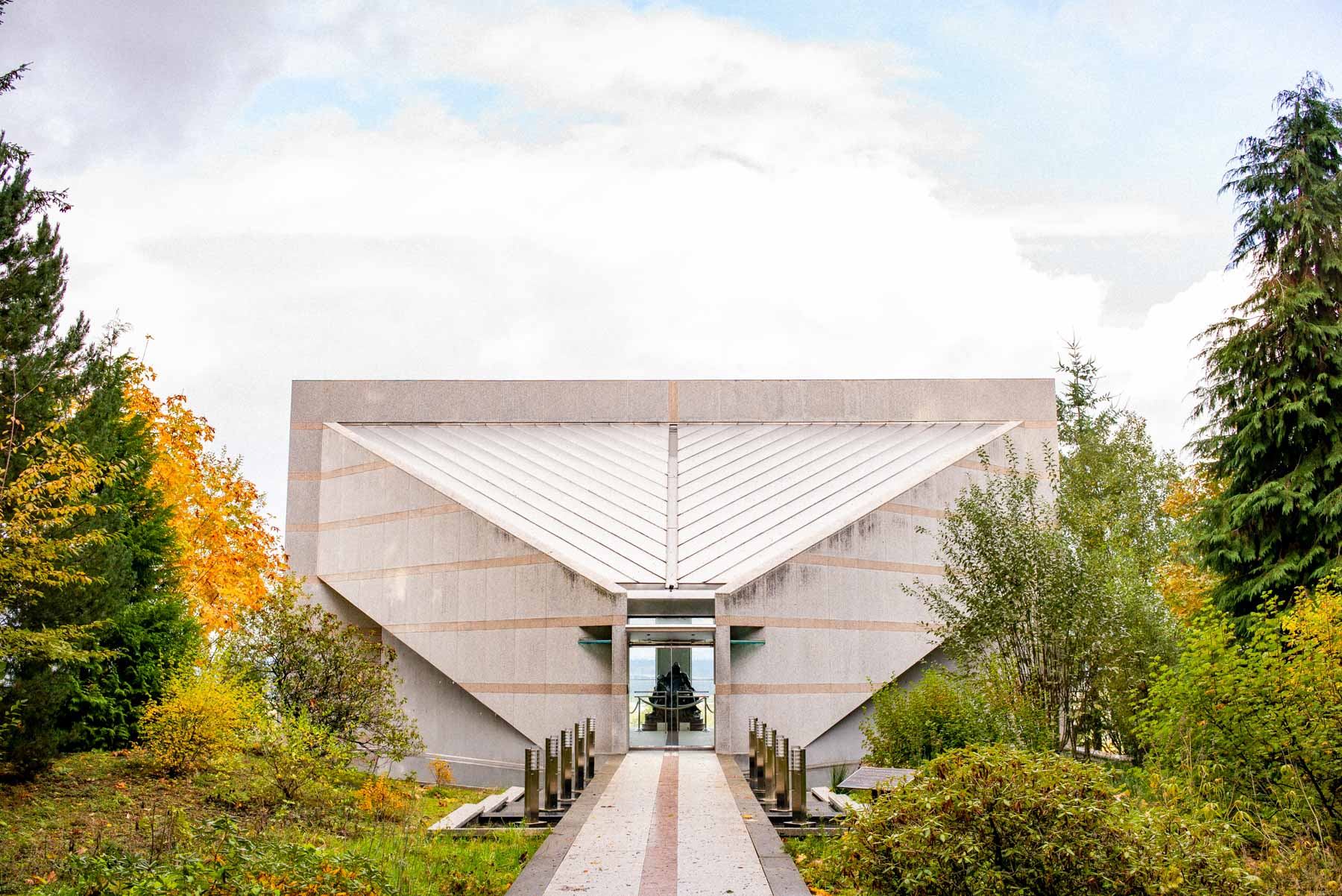 Visiting the PEACEFUL Portland Grotto (Helpful Guide + Photos)