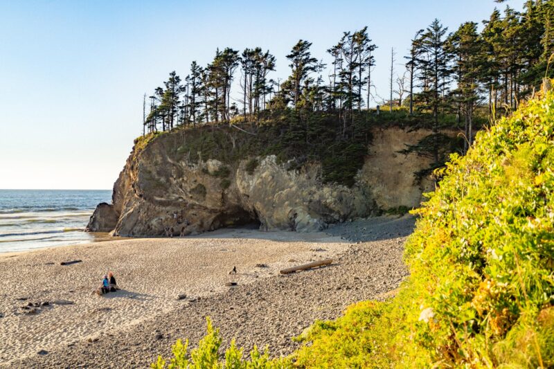 15+ CHARMING Things To Do at Cannon Beach, Oregon (Guide)