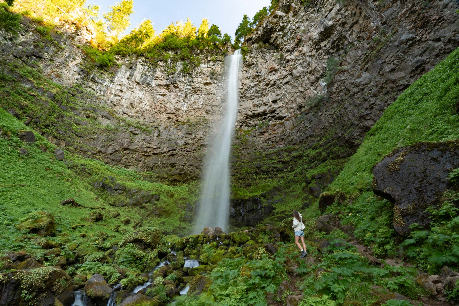 20 WILDLY Beautiful Oregon Waterfalls Worth the Hype (Guide)