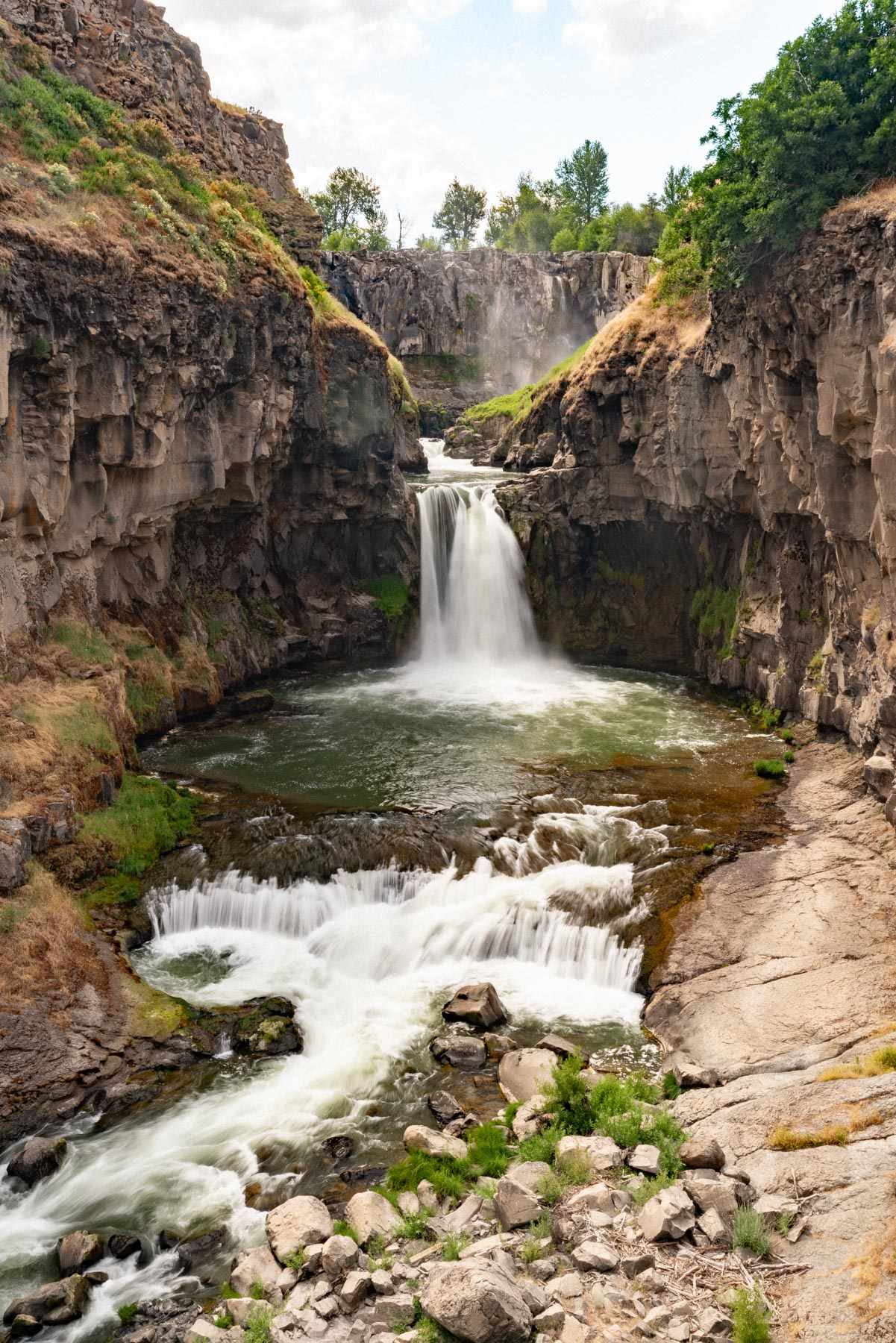 20 WILDLY Beautiful Oregon Waterfalls Worth the Hype (Guide)