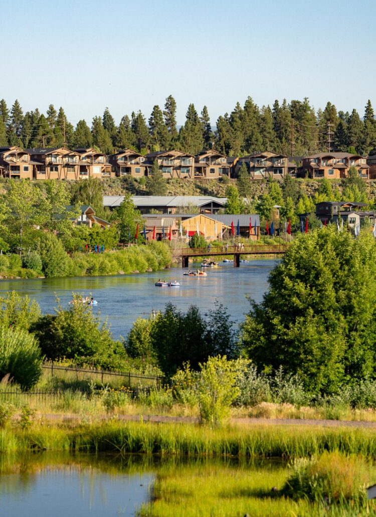 8 CHARMING Cafes in Bend, Oregon (Coffee Lover's Guide)