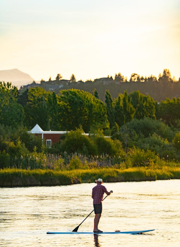 15 OUTSTANDING Oregon Wineries (Thirsty Local's Guide)