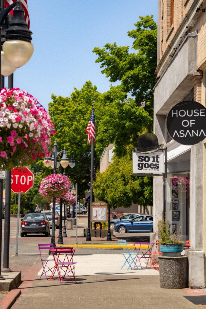 15 CHARMING Oregon Coast Towns (You Can't Help But Love)