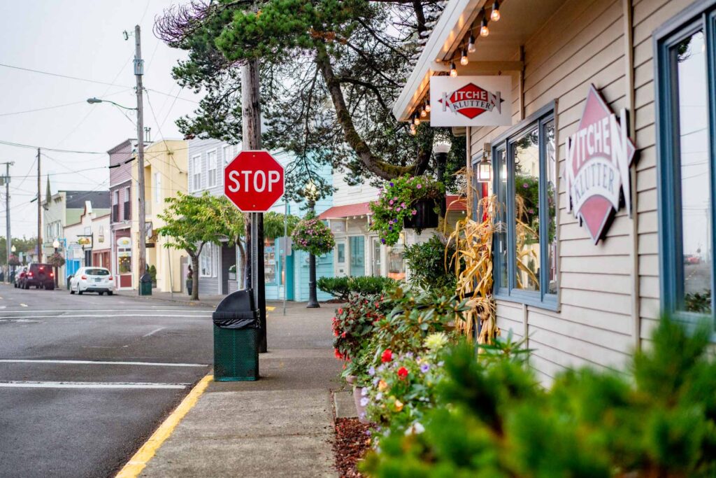 15 CHARMING Oregon Coast Towns (You Can't Help But Love)