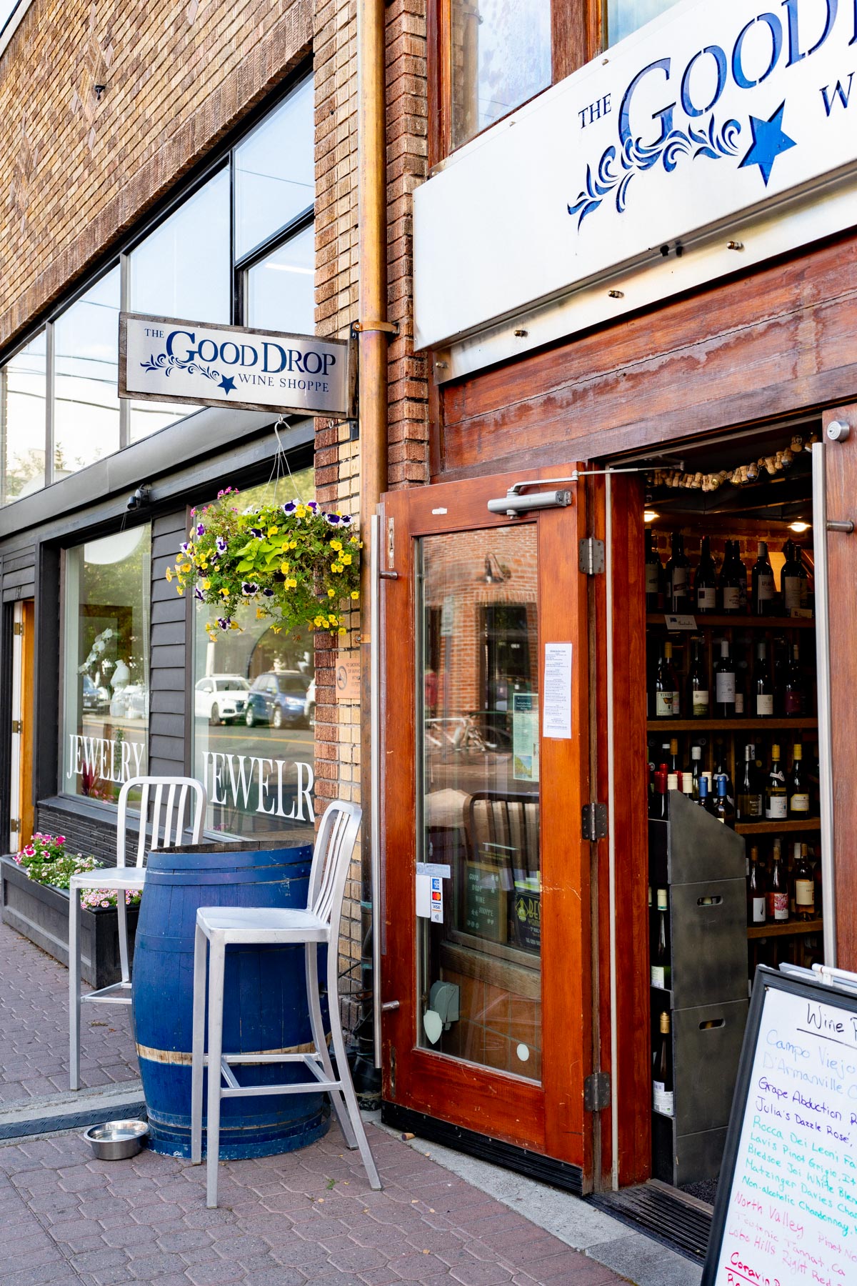 10 CHARMING Wine Bars in Bend (The Thirsty Local's Guide)