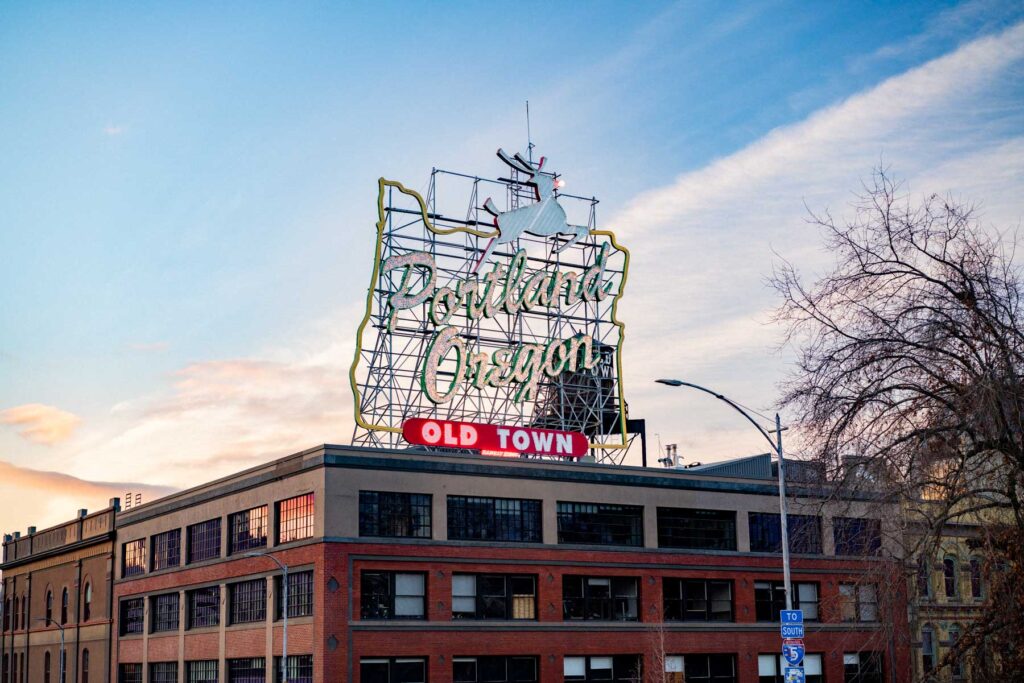 Celebrating CHRISTMAS in Portland (Local's Holiday Guide)