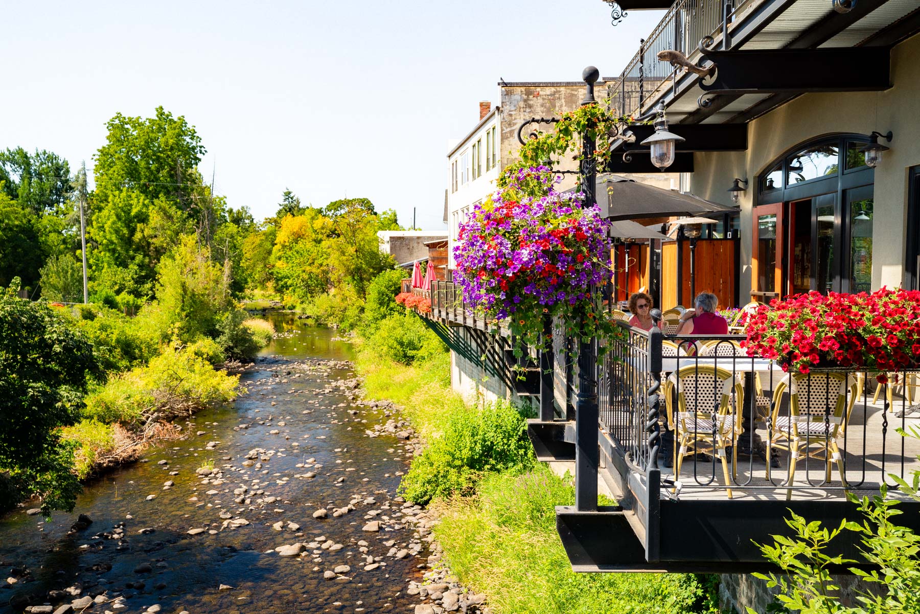 10 CHARMING Oregon SMALL TOWNS You Can't Help But Love