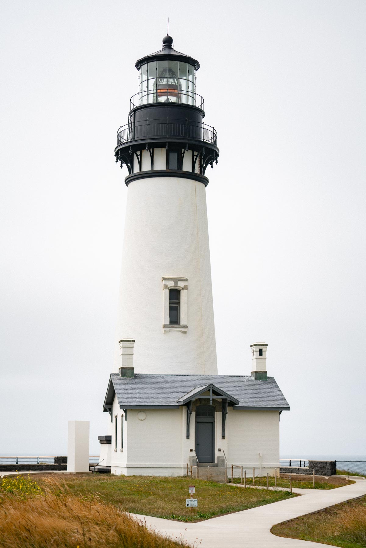 11 ICONIC Lighthouses on the Oregon Coast (+Interesting History)