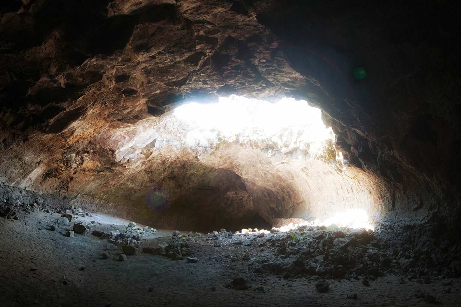 15 EPIC Oregon Caves to Explore This Summer (Local's Guide)