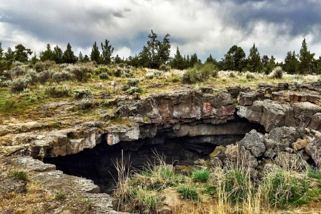 15 EPIC Oregon Caves to Explore This Summer (Local's Guide)